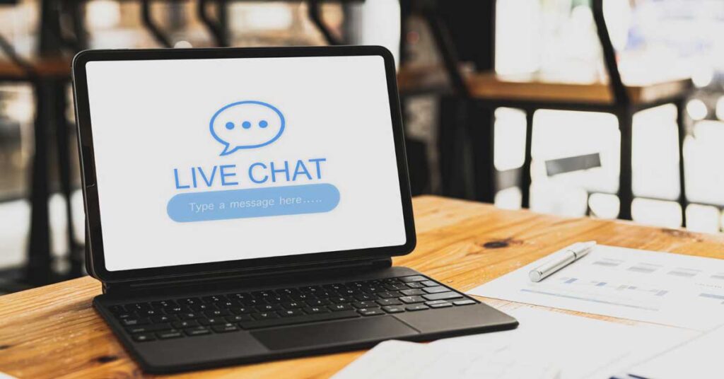Why Live Chat is Better Than Phone Support? - Riseup Labs